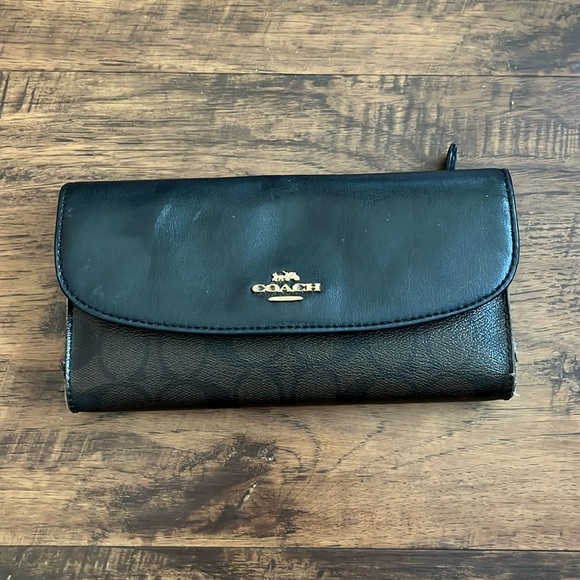 Coach | Bags | Large Coach Wallet With Extra Attached Inner Compartment ...